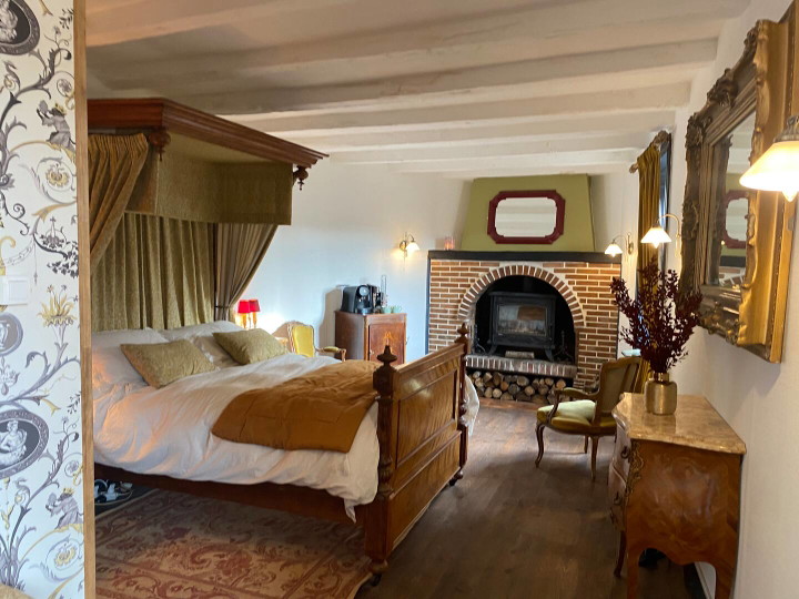 Double Deluxe Large
1 Bedroom 
1 Private En-suite - Bellac