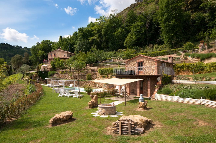 Granja Inmerso En El Bosque - Volterra