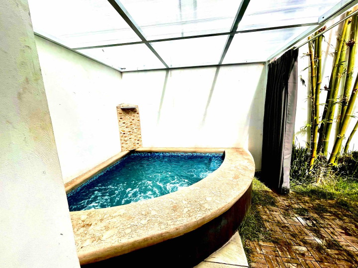 Romántica Casa Con Dos Cocheras - Chihuahua