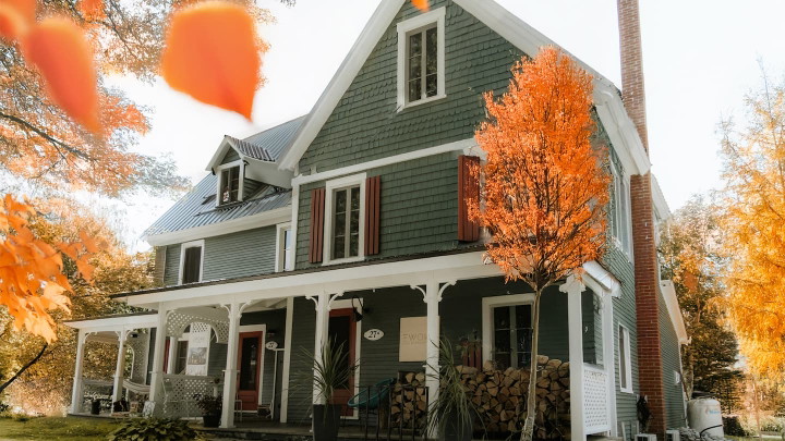 Cozy Cottage In The Heart Of Sutton - Sutton