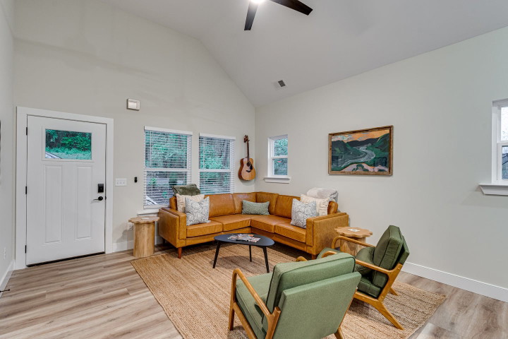 Bigfoot Bungalow | Downtown | Dog Friendly - Chattanooga, TN
