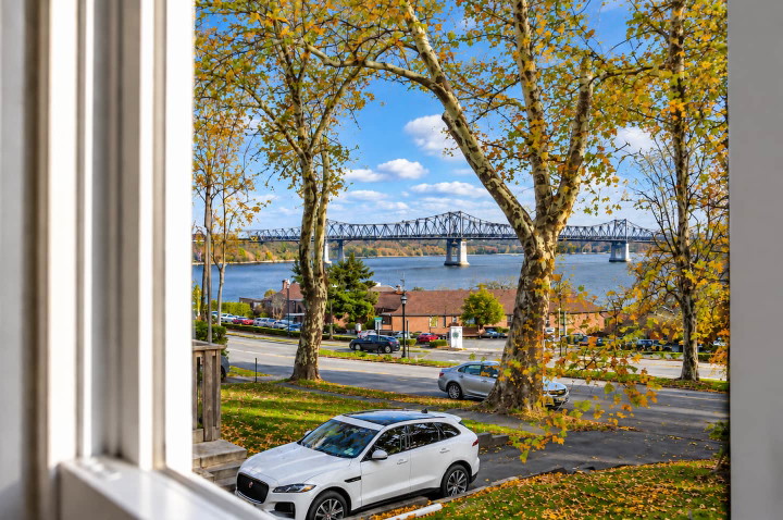 Welcome To Bridgeview: Prime Location-river Views - Newburgh, NY