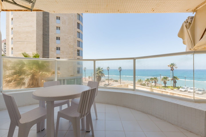 Fabulous Modern Sea Front Apartment - Israël