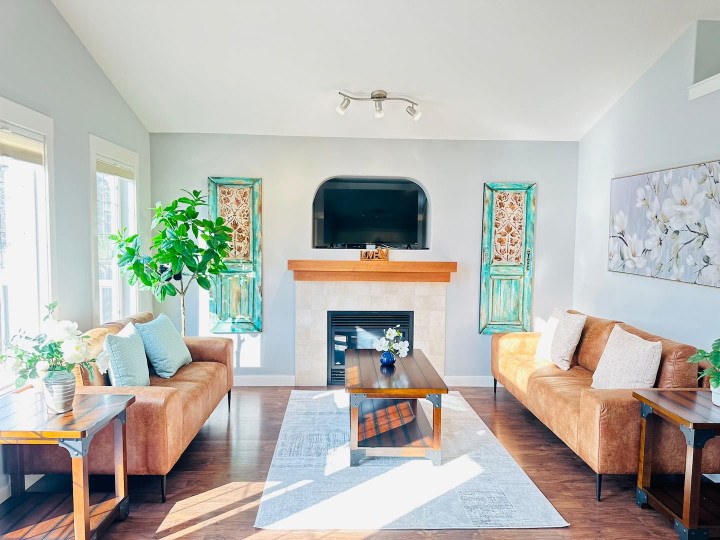 Lovely House With Mountain Views & A/c - Hinton