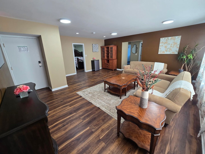 Tosa 3br Suite W/ Free Parking Near Zoo & Mall - Brookfield, WI