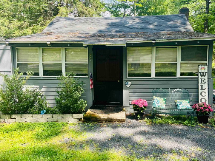 Charming Cottage With Hot Tub -Pet Friendly - State of New York