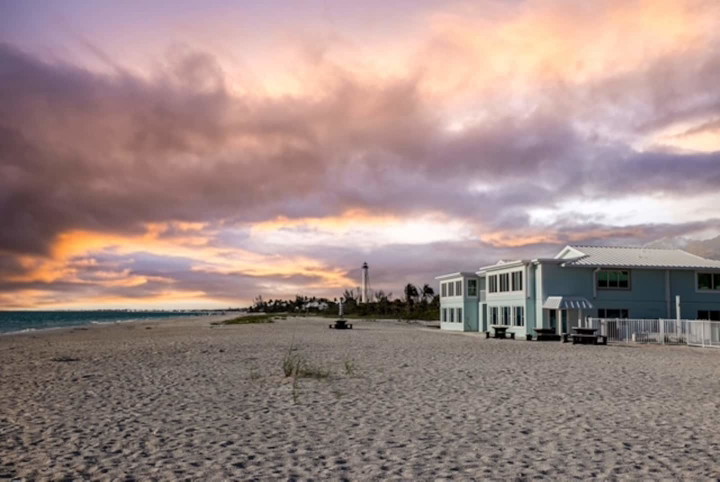 Artsea Beachfront Remodeled Pool Old Florida - Boca Grande, FL