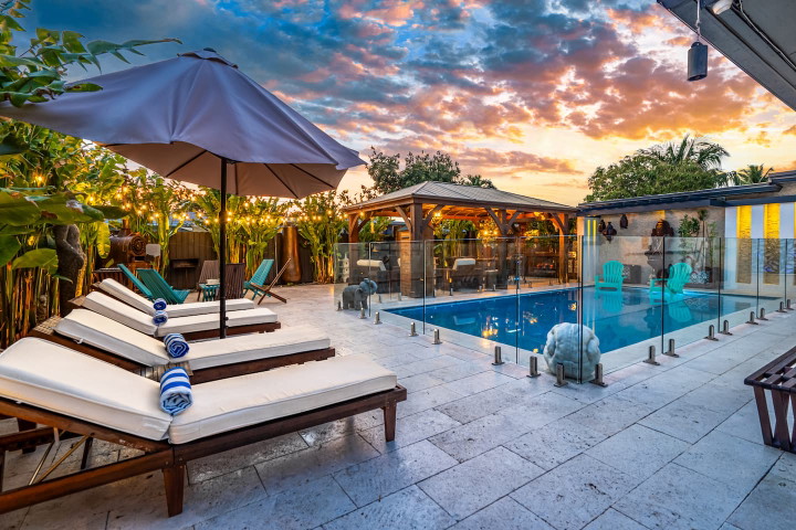 Zen Backyard | Pizza Oven | Pool | Putting Green - Fort Lauderdale