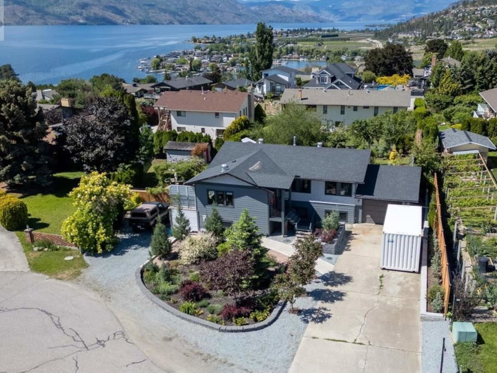 Newly Renovated 2-bedroom, 1-bath Daylight Suite - Kelowna