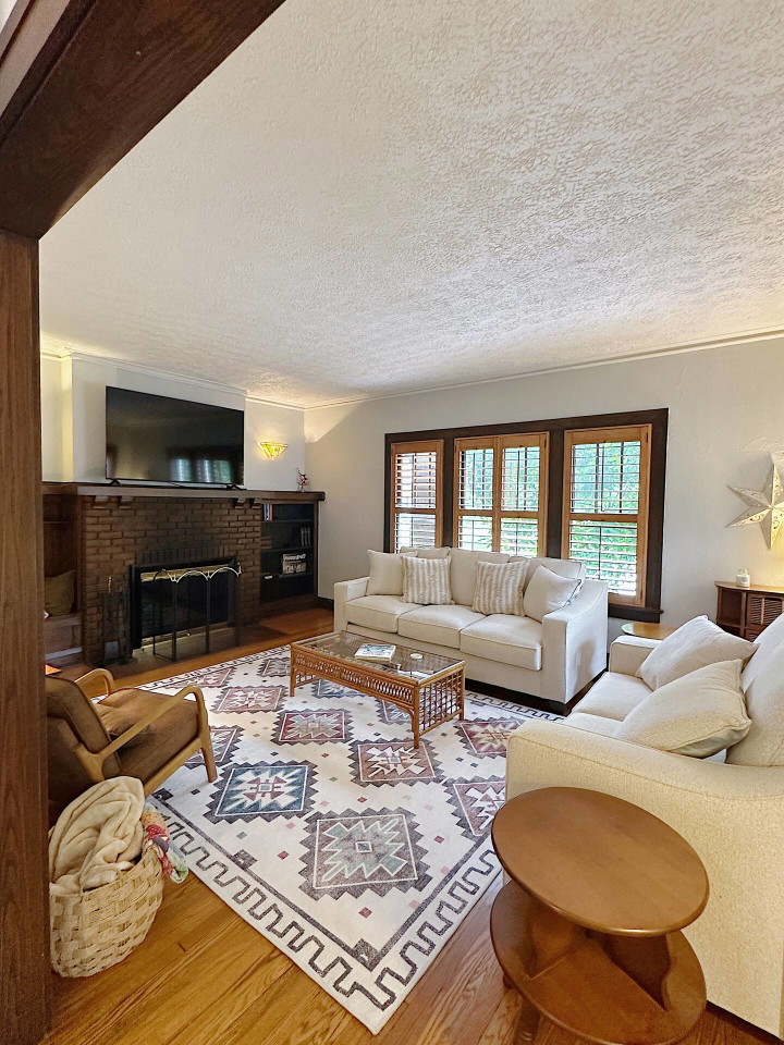 Charming 3br  Walk To Downtown! - West Lafayette, IN