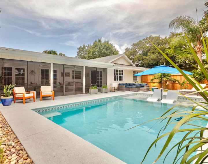 Coastal Cottage - Private Heated Saltwater Pool - Vero Beach, FL