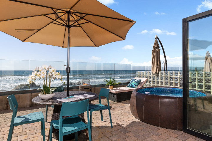 Spacious Beach Level Oceanfront Condo - 817-3 - Oceanside, Californie