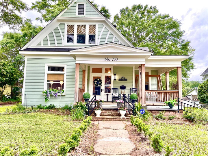 Vivienne House - Laurel, MS
