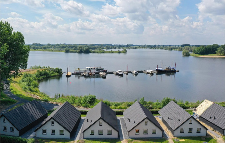 Nice Home In Kerkdriel With Kitchen - Zaltbommel
