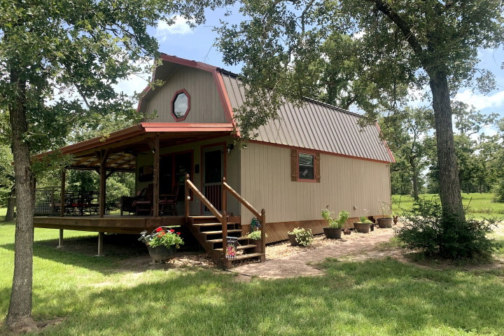 Cozy Cabin Near Kyle Field - Navasota, TX