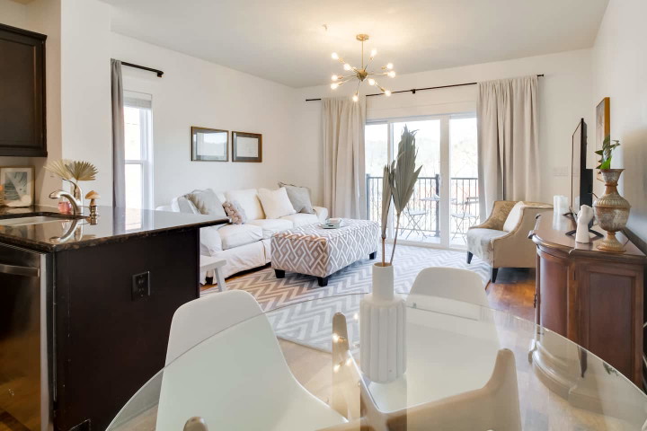 Walkable Lynchburg Condo W/ Private Balcony - Lynchburg, VA