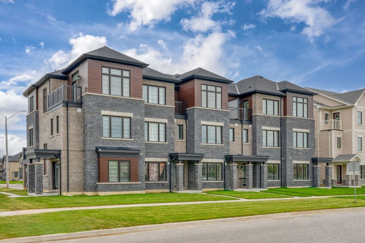 New 3 Beds & 3 Bath With +Office - Welland