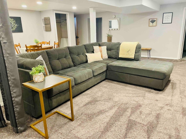 Fully Renovated Basement Apartment - Hoa Kỳ