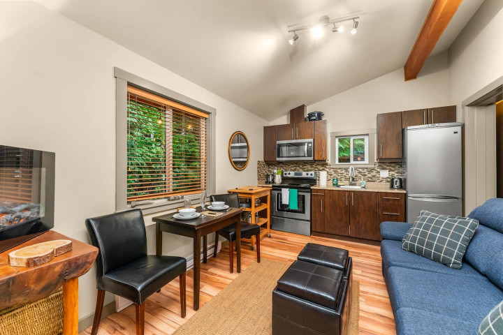 Jdf Waystation With Bunkhouse| Pet Friendly - Port Renfrew
