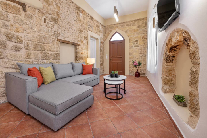 Maison à L'ombre Des Murs. - Rhodes