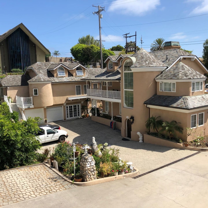 Laguna Beach, Little Cleo In The Village - Laguna Beach, CA