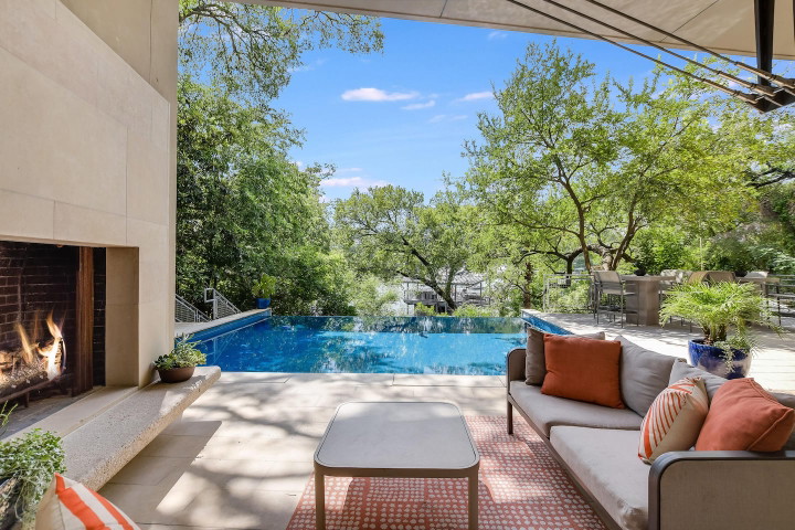 Above Waterfalls I Premier | Party Dock I Pool I T - Austin, TX