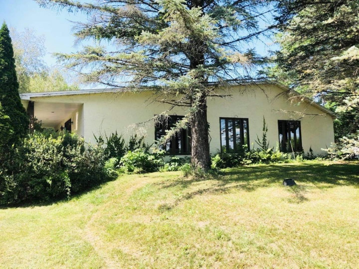 La Jolie Maison Dans Les Pins - Granby