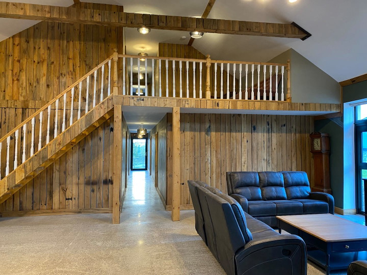 Moig Lodge -7 Bedroom - 13 Beds - Sleeps 20 - County Kerry