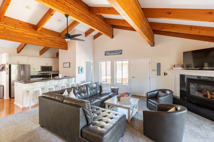 Prime Incline Townhome Near Lake & Skiing - Incline Village