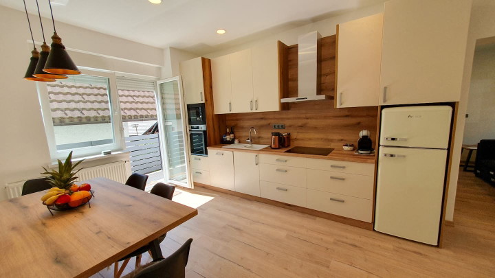 Apartments 77 (2-bedroom/4+2, W/balcony) - No. 5 - Kranjska Gora