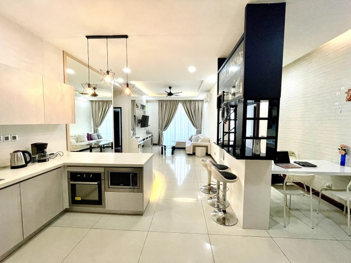 Lovely Condo W Jacuzzibath@ciq- Lap Pool/3parking - Sembawang