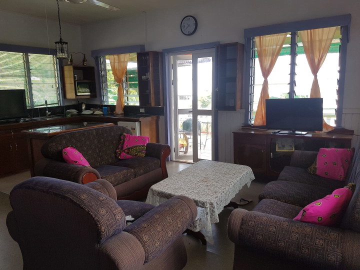 Double Room 5 W/allocated Bathroom - Apia