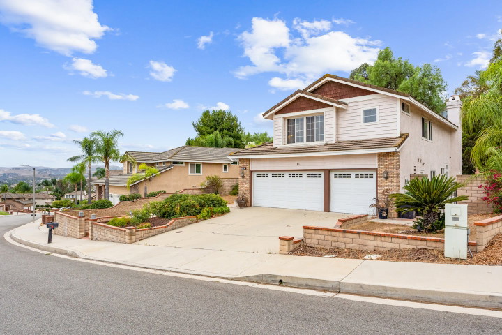 Large House With Pool In Quiet Neighborhood - Chino Hills, CA