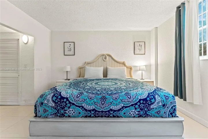 Comfortable Apartment Steps Away From The Beach! - North Miami, FL