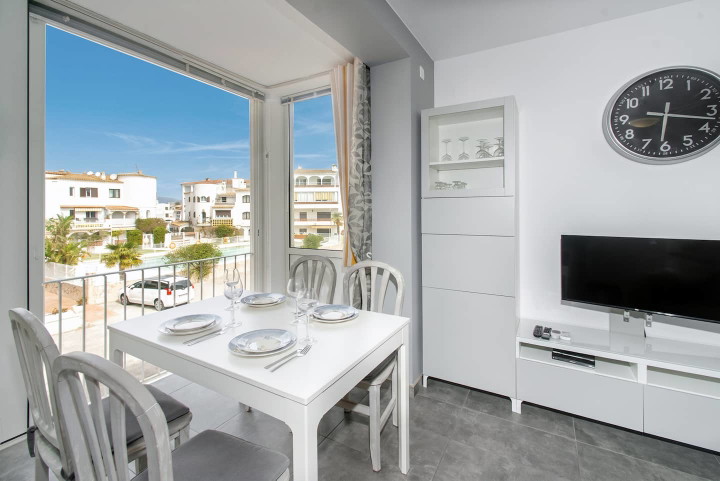 Appartement Lumineux De 2 Chambres Avec Vue Sur La Piscine Et Parking - Empuriabrava