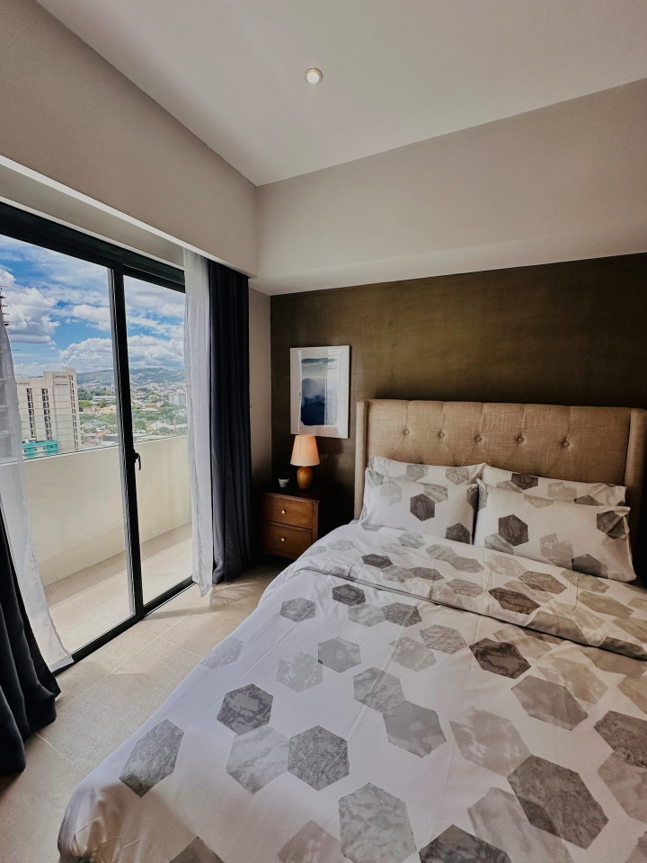 Modern Simplistic Condo Unit Near It Park & Ayala - Cebu City