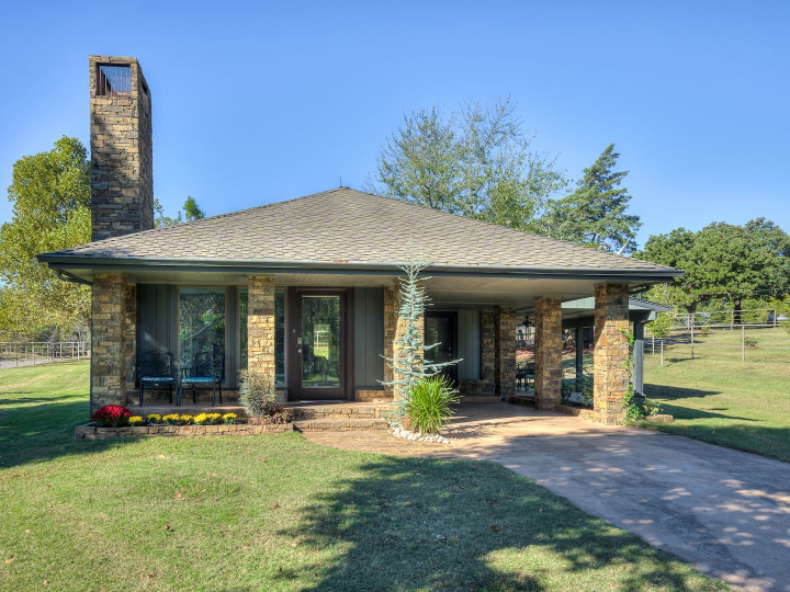Private Cabin On Acreage- Pool And Tennis Court! - Edmond, OK
