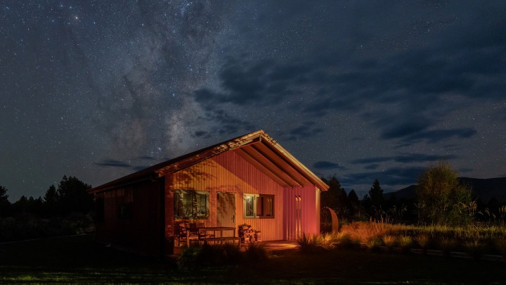 Red Hut, Touch Of Luxury, Twizel. - Twizel