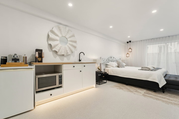 Modern Beachside Studio - Gold Coast