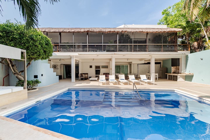 Stunning Luxury 5br Villa With Waterfront Views - Cancún