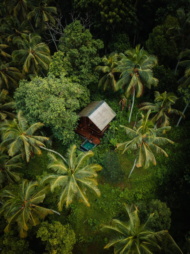 Wooden Sustainable Recycle House - Sidemen