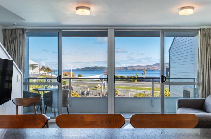 Modern Two Bedroom Apartment, Great Location - Taupō