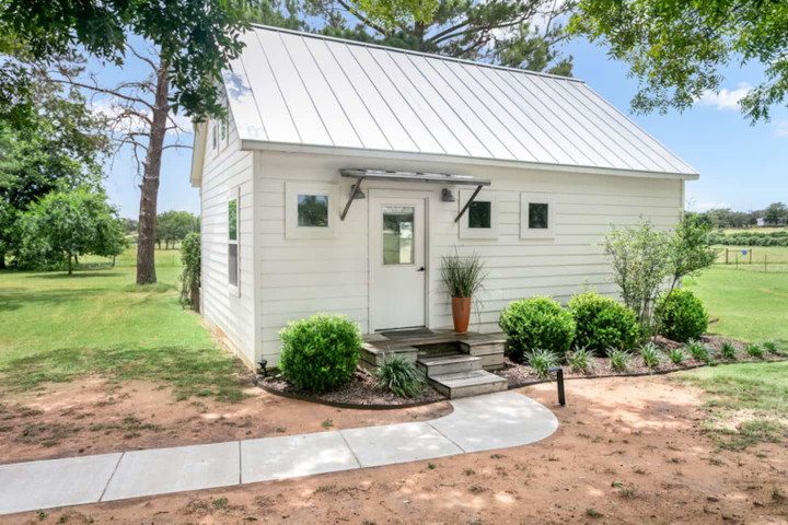 Parker House | 1/1, Fire Pit - Fredericksburg, TX