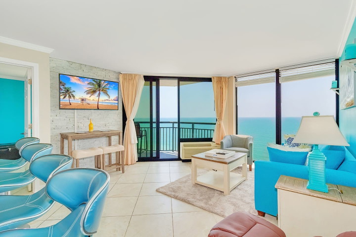 Penthouse Top Corner Condo/pets/wrap Around Balc - South Carolina