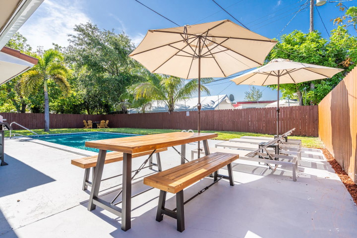 Bright 3br + Private Pool · Quiet Hollywood Street - Miramar, FL