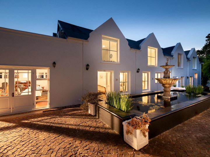 La Jolie Guesthouse Room 5 - Franschhoek