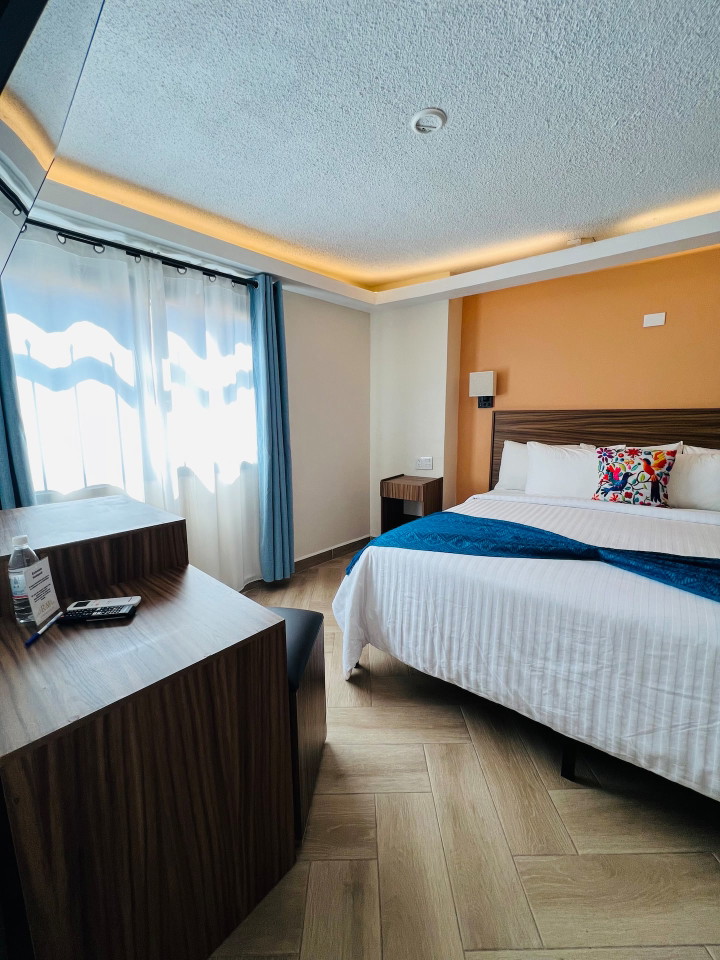 Suite Cama King Con Vista A Pasos Teatro Juárez - グアナフアト