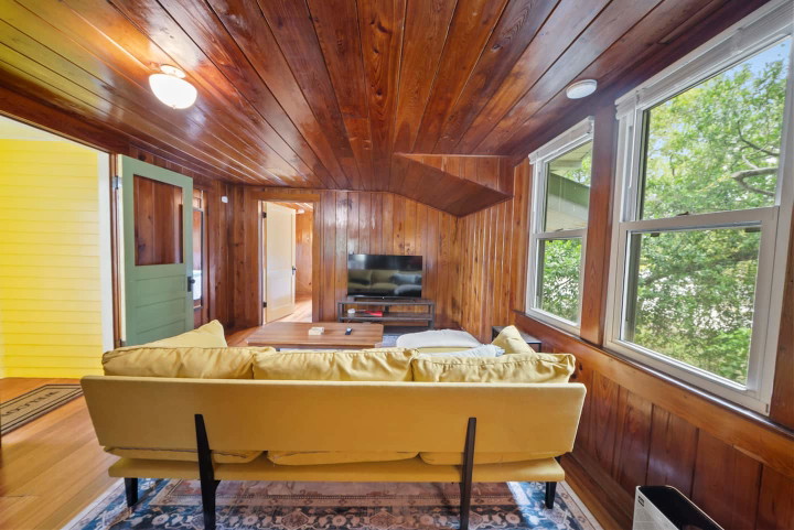Bayou Bungalow | Walk To Downtown Tarpon Springs - Tarpon Springs, FL