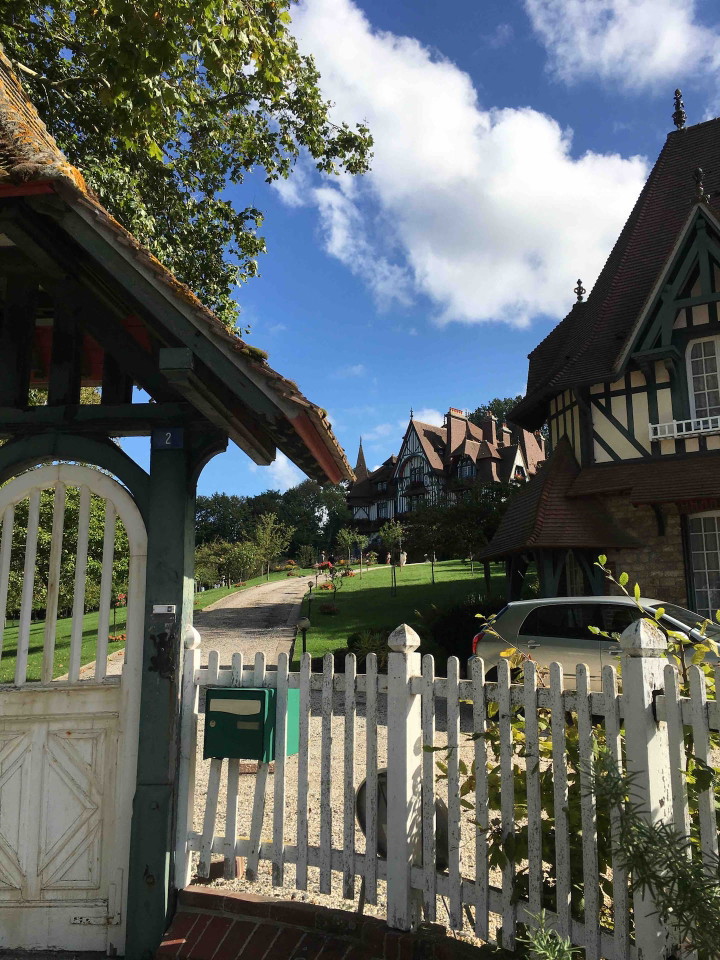 Balcon Sur Sea, Sun & Horses - Deauville