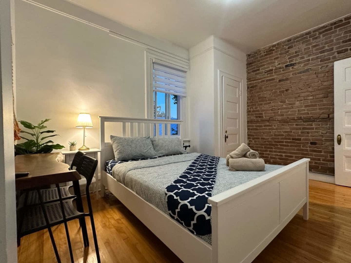 1&nbsp;Chambre En Face De L'hôpital Général De Montréal Près Du Centre-ville - Montréal, QC
